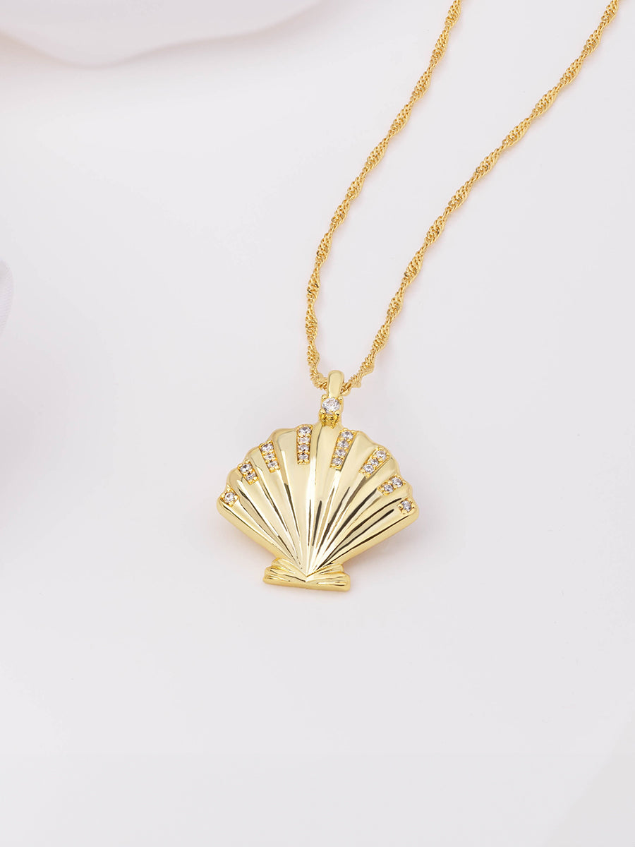 Sundaze Shell Gold Necklace | Wanderlust + Co